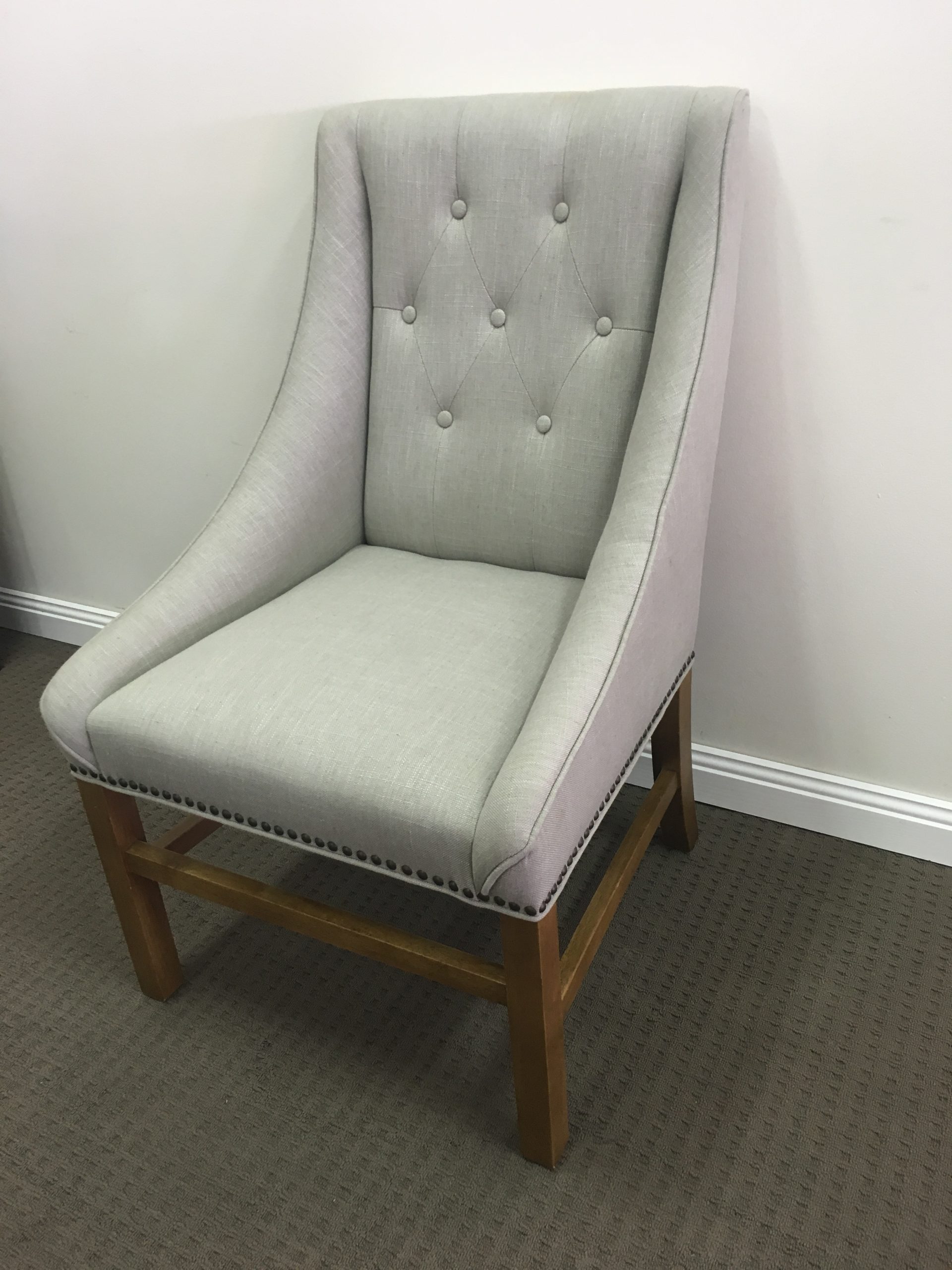 Hennessy Chair LW351 - Megaria